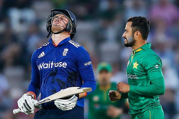 England drub Pakistan