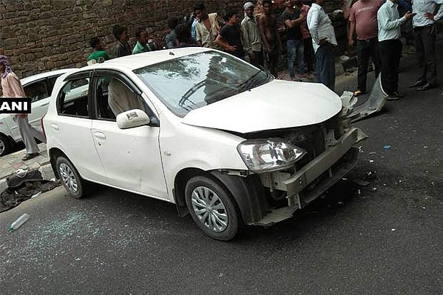 Two killed as car runs over pavement dwellers in Delhi
