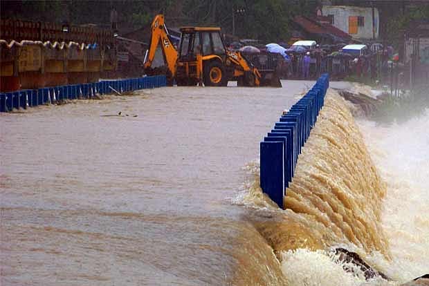 West Bengal flood situation improves, Rs 7,000 crore loss to ...