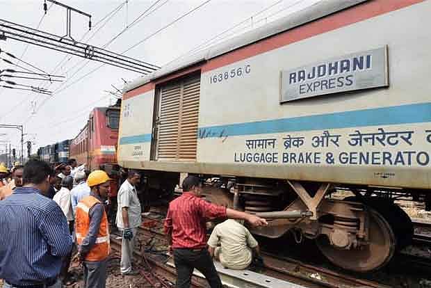 Coach of Rajdhani Express derails in Delhi