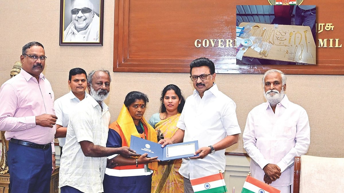 'Thought it was a box of curd rice': Cleanliness worker who returned gold worth Rs 50 lakh