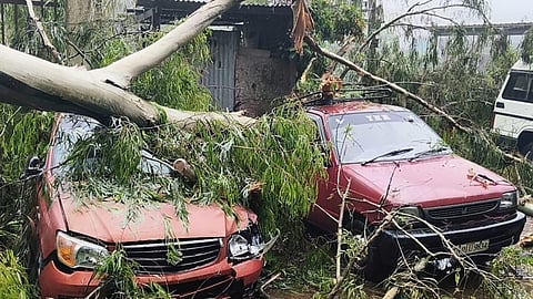 Vehicle damaged as heavy rains lash Coonoor