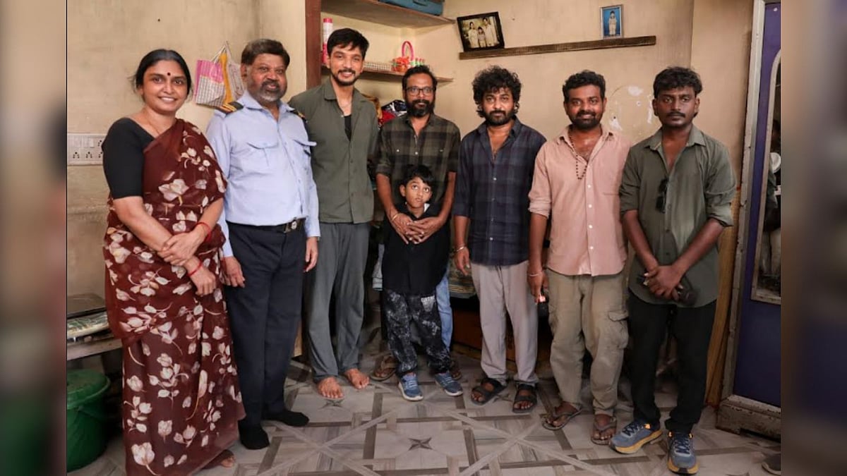Raju Murugan visits the sets of Dhina Raghavan’s Bloody Politics