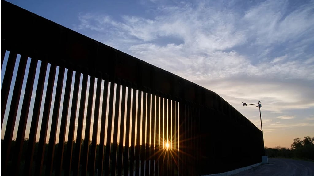 Judge refuses to block Trump administration from building border wall ...
