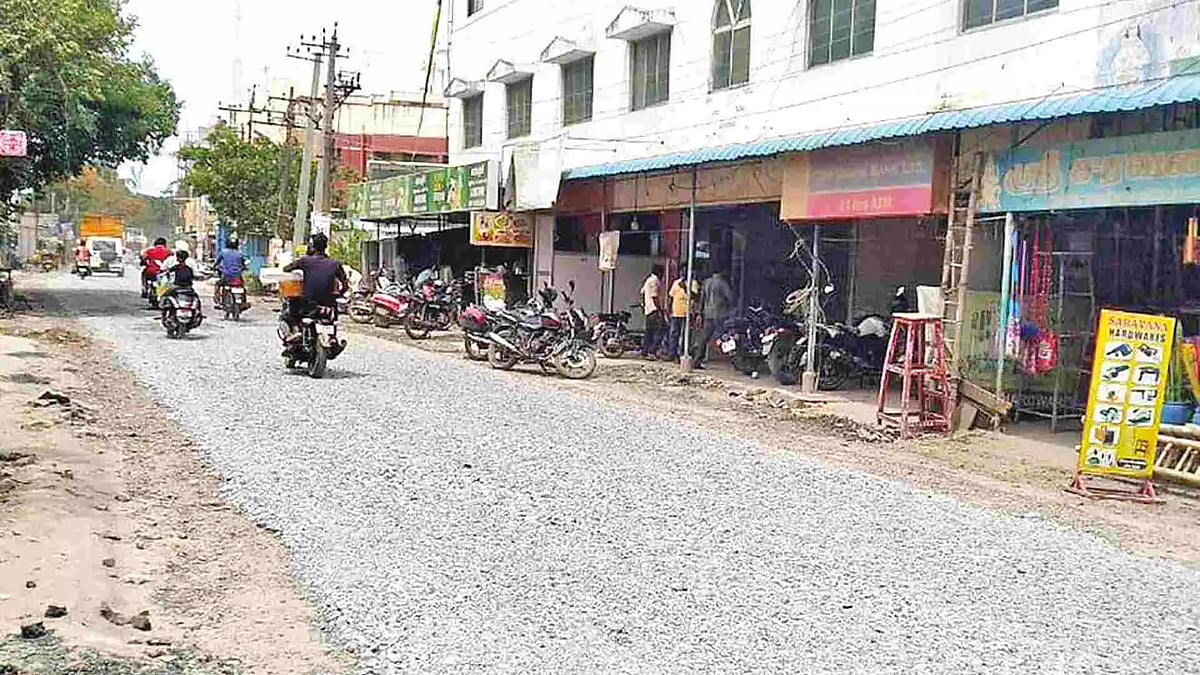 Panchayat relays 20 feet of 50-ft-wide road, irks residents