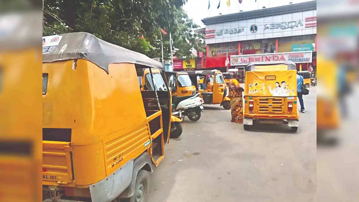 Haphazard parking by autos cause inconvenience to public in Perambur