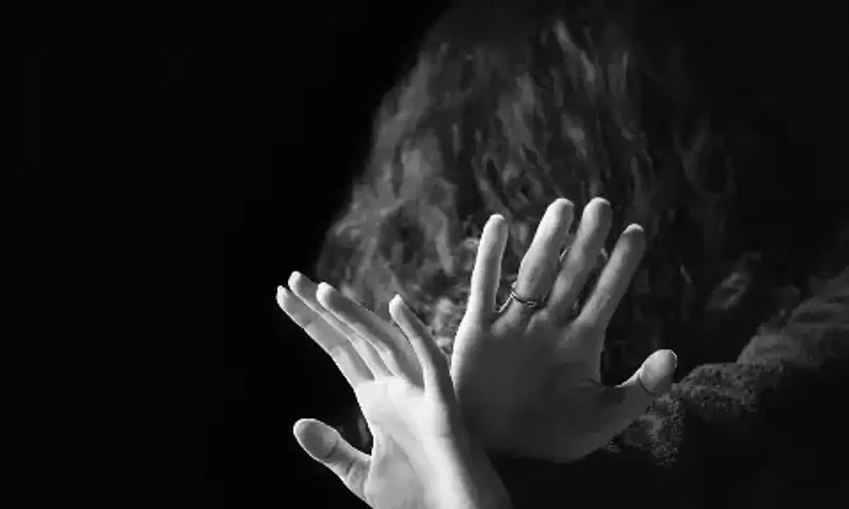 Head constable dismissed for misbehaving with woman