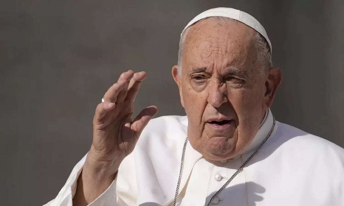 Pope Francis suffers new breathing crises, is back on noninvasive ...