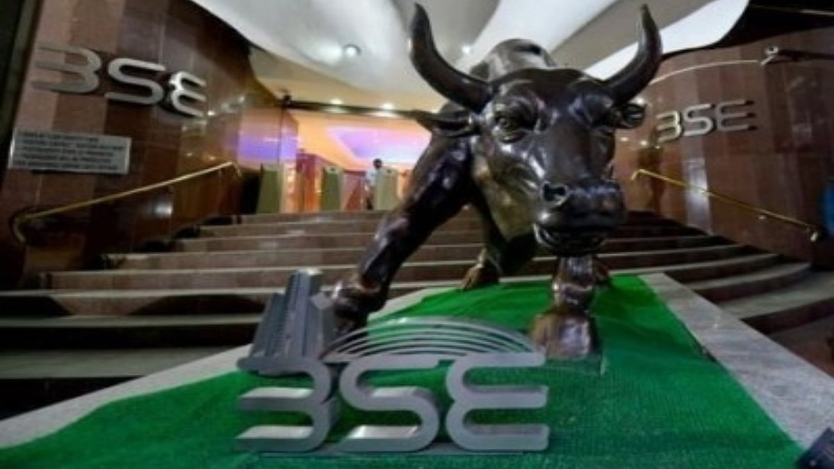 Indian stock market posts mild gains this week amid AI-related IT losses