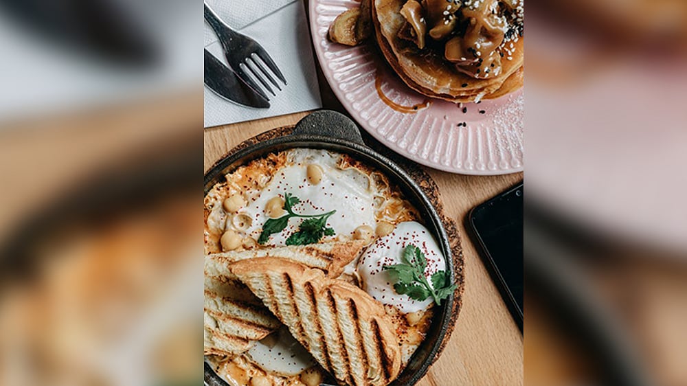 Study finds people 'proper size' portions of high-calorie foods