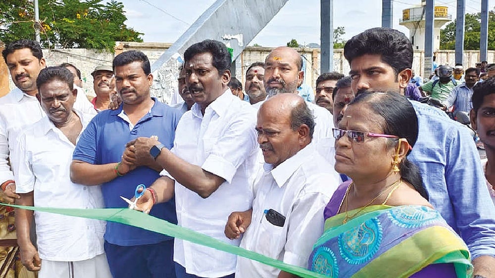 AIADMK dist secy held for reopening under-repair Katpadi bridge