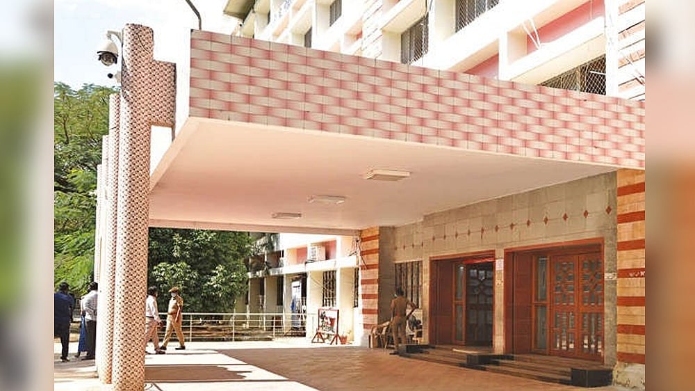 Bullock cart owners stage ‘begging protest’ at Vellore Collectorate