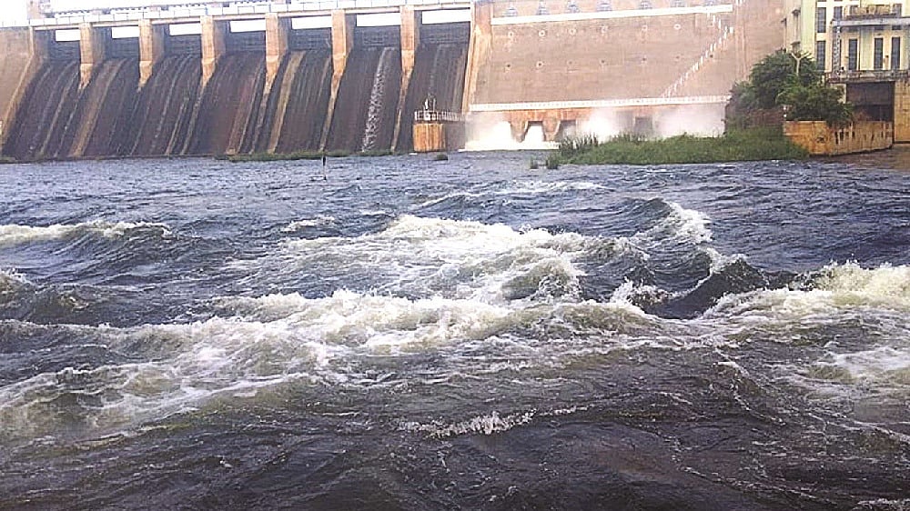 Nearly 2,000 cusecs discharged as rains fill Vaigai to the brim