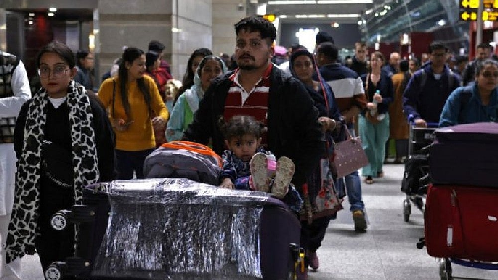 Covid: Random testing of int'l passengers at Delhi airport