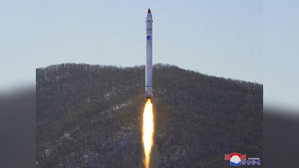 'Ballistic missile launched by N Korea Sunday covered 400 km'