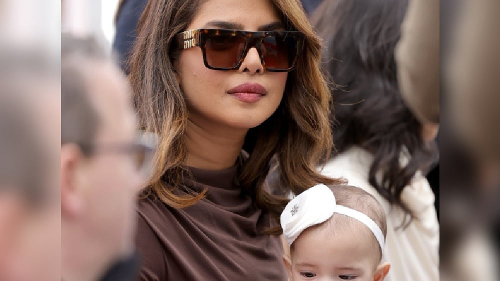 Priyanka finally reveals daughter Malti Marie's face; Photos inside