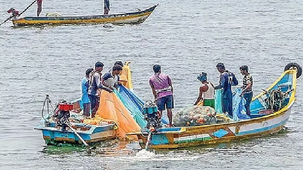 Ennore fishermen protest against erection of transmission towers
