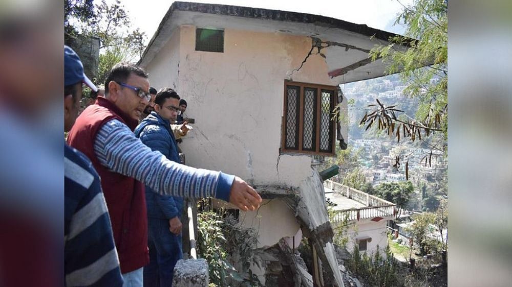 Joshimath: Chamoli DM inspects landslide-affected areas