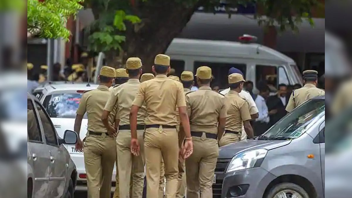 4 policemen transferred to vacancy reserve