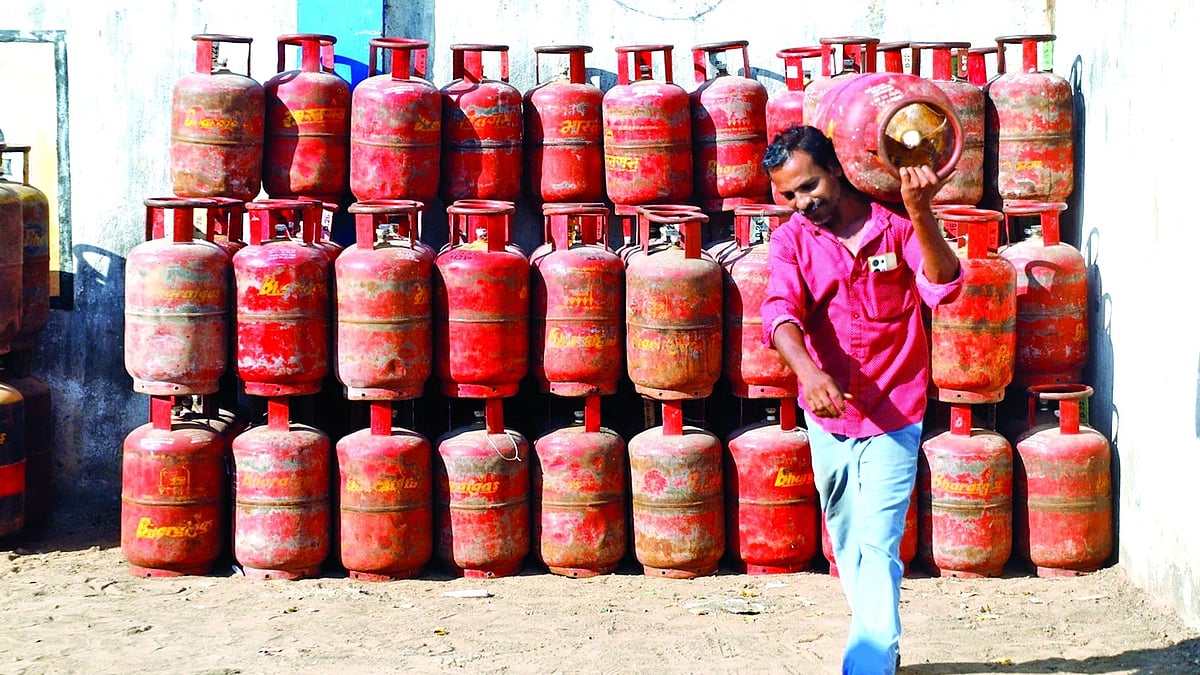 No plan to reduce LPG cylinder weight, says Centre