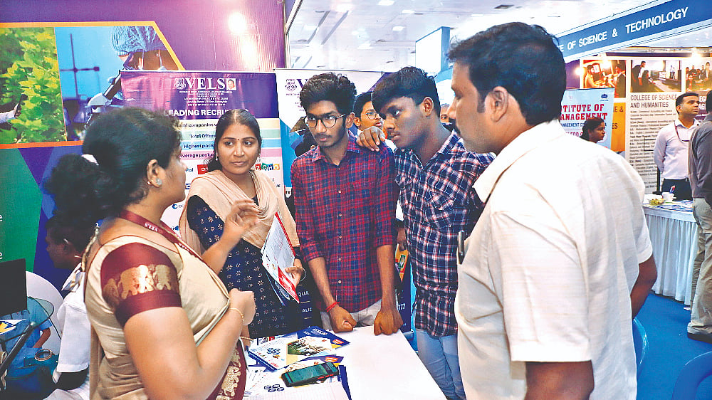 Every stall crowded with students on Day 1 at Thanthi’s edu expo