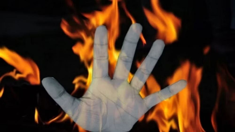 Man charred to death, friend rescued with burn injuries in Walajabad