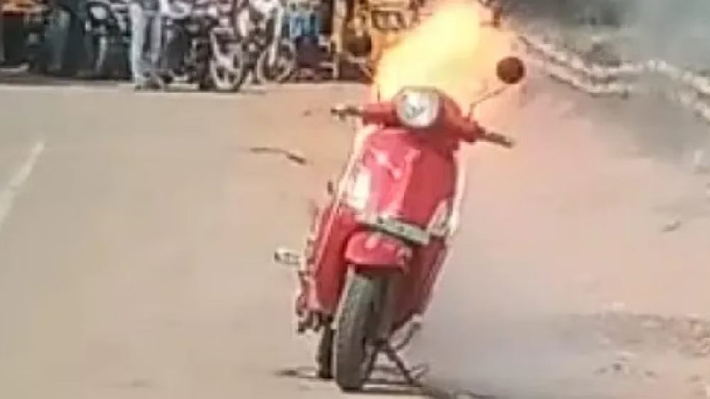21 e-bikes charred as fire breaks out at showroom in Peravallur