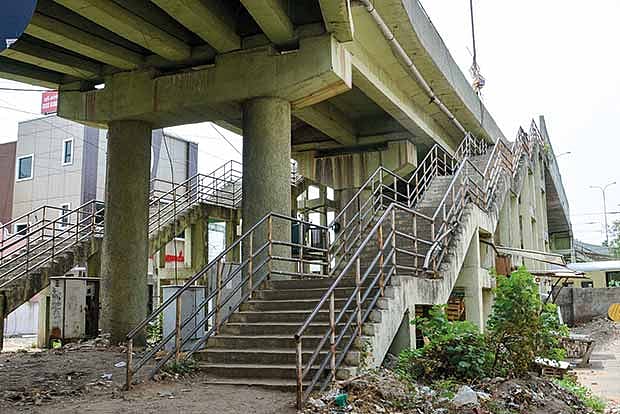 Citizen Connect: Chromepet foot overbridge becomes tipplers’ den due to ...