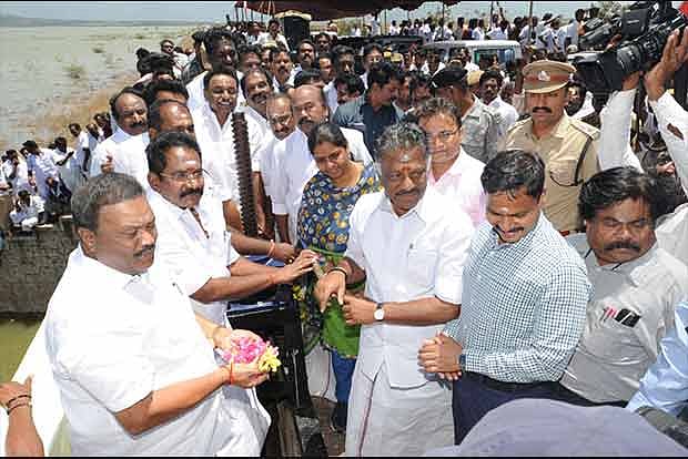 Farmers elated as OPS releases sluice gates of Mullaiperiyar dam