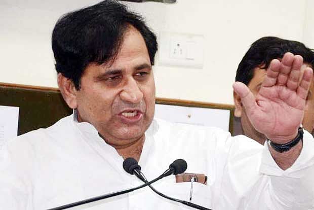 Cong leader blames Modi govt for ban on Indian notes in Nepal