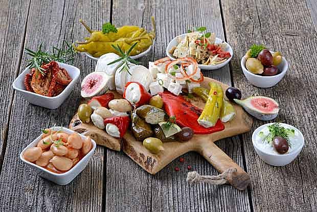 Here is a list of delectable dishes from Greek cuisine that are a must try