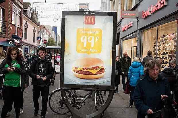 Here's how food ads intensify unhealthy cravings