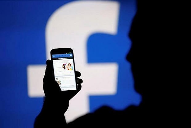 Facebook kills 'Trending' feature, tests breaking news indicator
