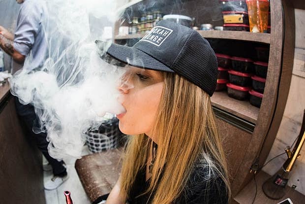 Vaping may not stain teeth: Study
