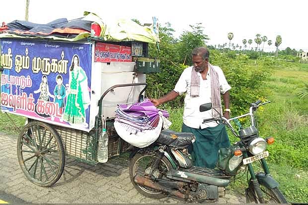 Mobile textile traders return after 10 years