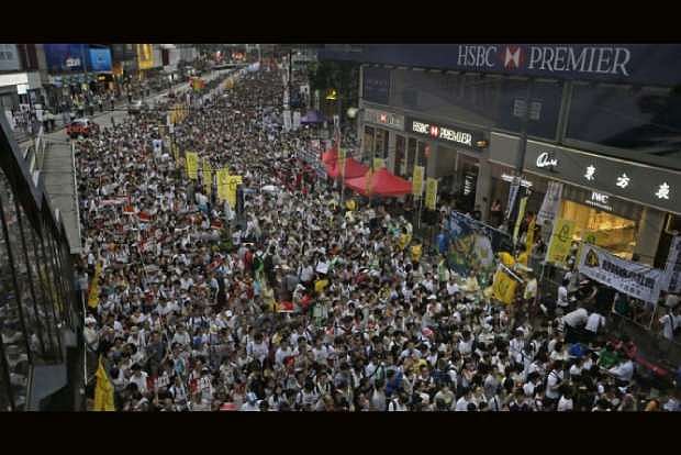 Hong Kong police fire rubber bullets as extradition bill protests turn ...