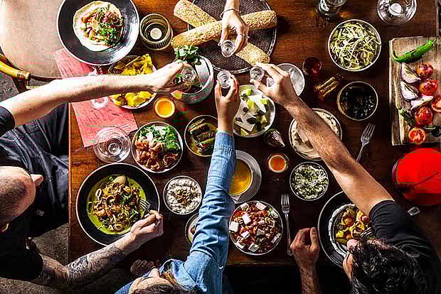 Food Bulletin: People eat 48 percent more when they dine with friends ...