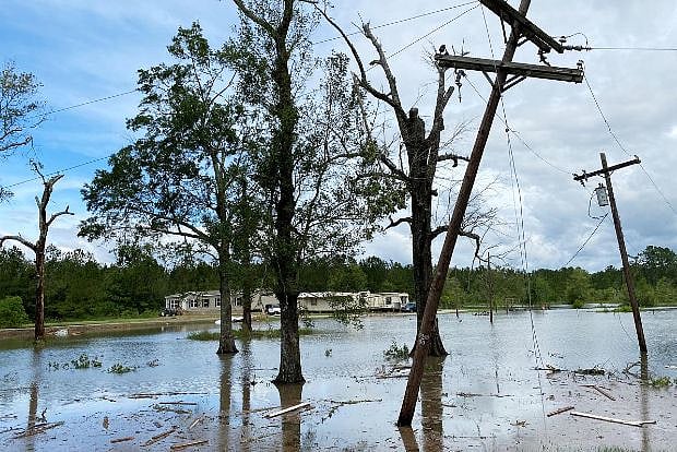 Hurricane Laura slams Louisiana, kills six, but less damage than forecast