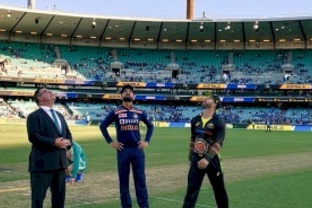 India opt to bowl in 3rd T20I against Australia