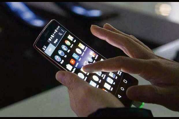 Average daily time spent on smartphone up 25 per cent in India: Report