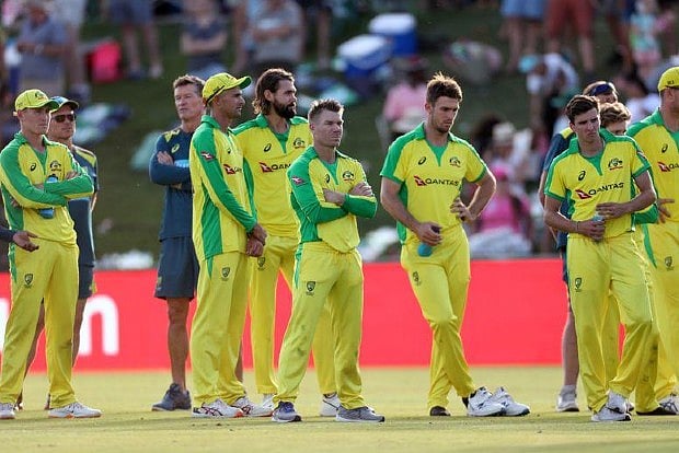 No high-fives, spaced huddle could be new normal for Aussie cricketers