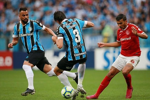 Internacional, Gremio halt training as health fears linger
