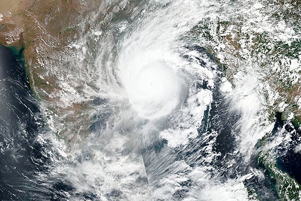 Cyclone Amphan: Landfall begins, to continue for 4 hours