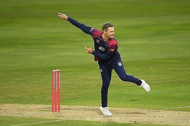 Graeme White signs contract extension with Northamptonshire