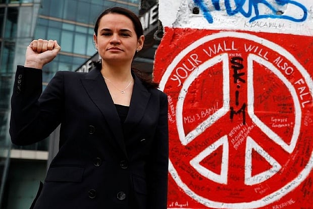 Belarus opposition leader sees inspiration in fallen Berlin wall