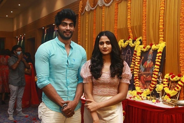 Bigg Boss fame Tharshan and Losliya in 'Google Kuttappan'