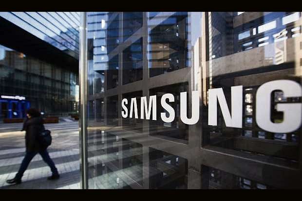 Samsung's exit, chip shortage hit global monitor panel market