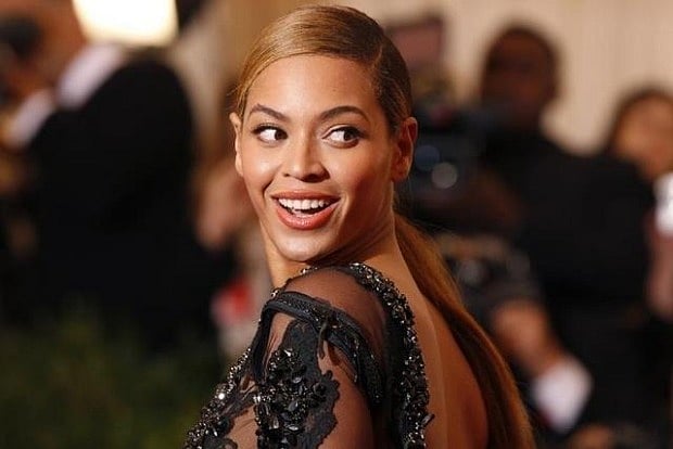 Beyonce pays tribute to fan who died after battling cancer