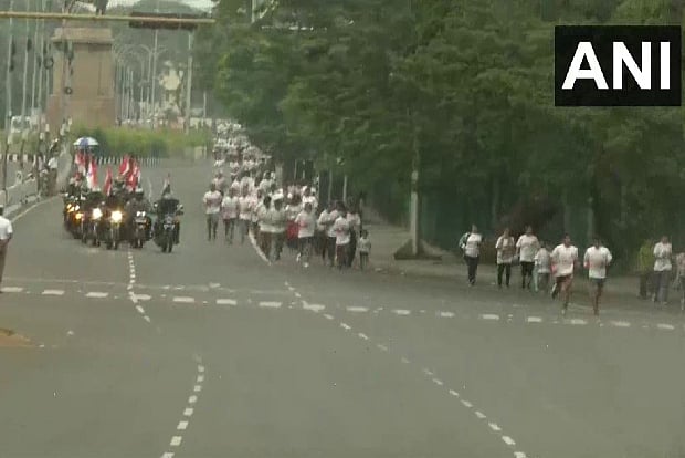 Over 2,000 take part in run to mark victory in 1971 war
