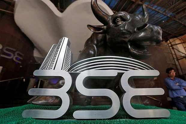 Equity indices fall, Sensex down 500 points